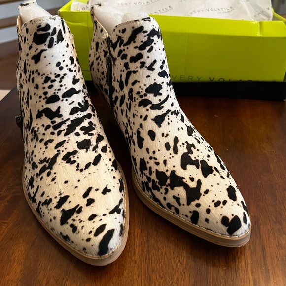 Very Volatile | Shoes | Very Volatile Brand Gracemont Chocolate Chip ...